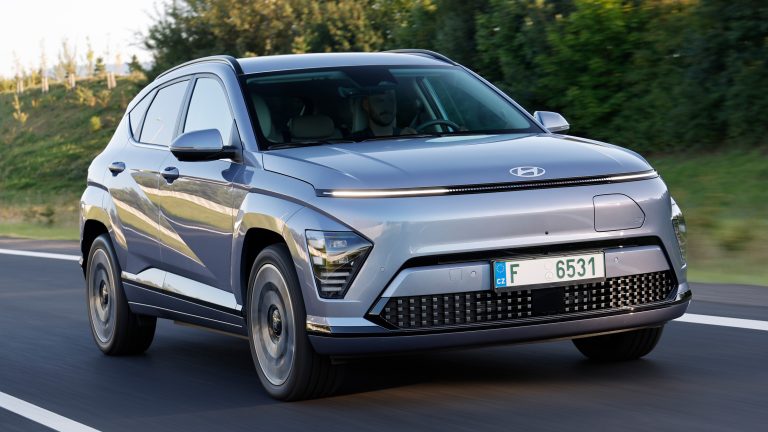 Hyundai Kona Electric 2025: SUV Listrik Compact Futuristik - Jelajahi ...